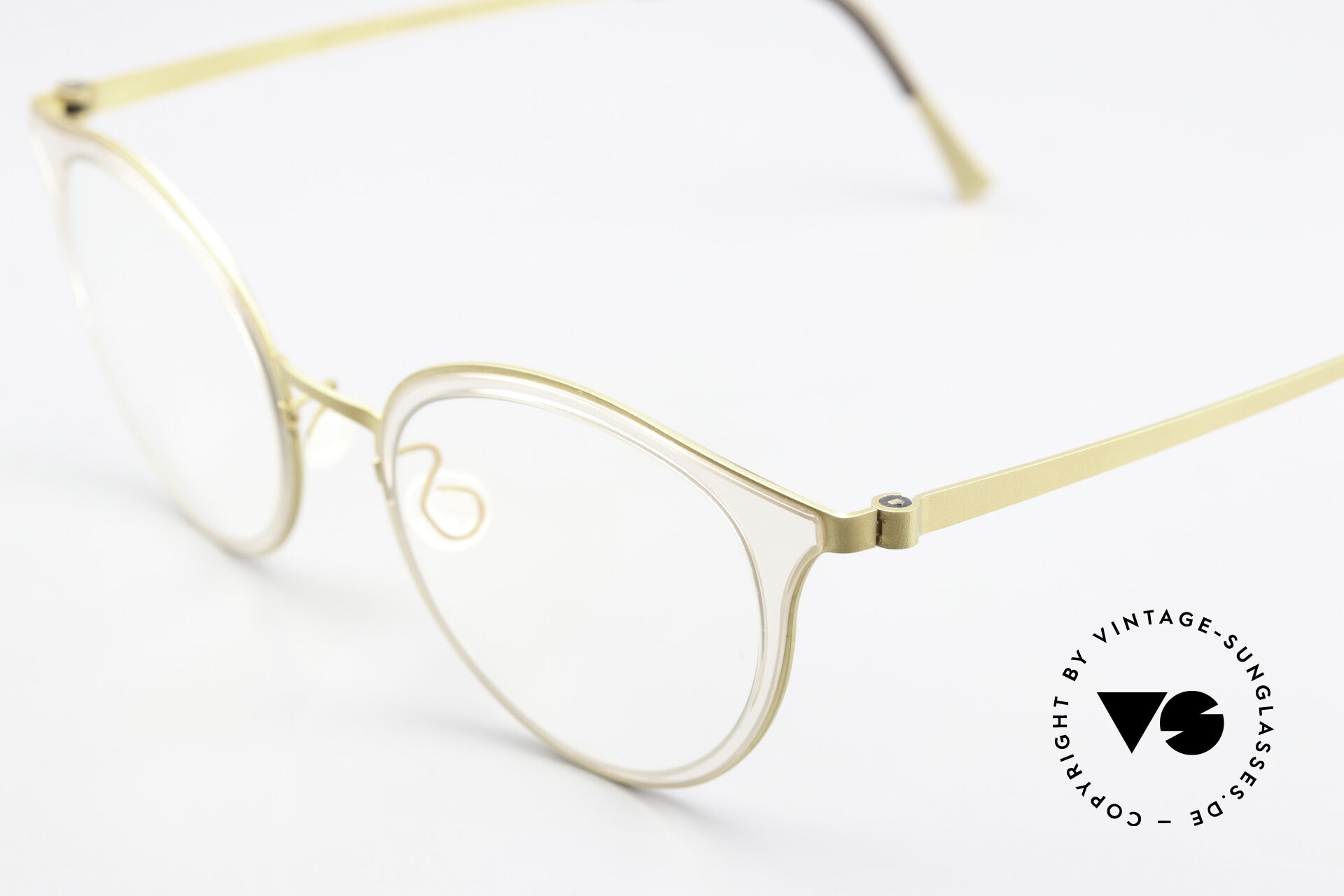 Brillen Lindberg 9728 Strip Titanium Cateye Brille Kristall Gold